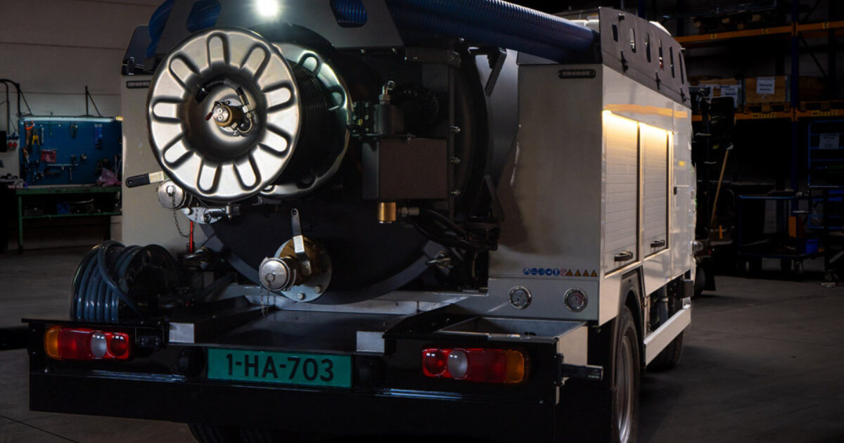 Rioned CityCom: Meeting the Challenges of Urban Drainage Cleaning